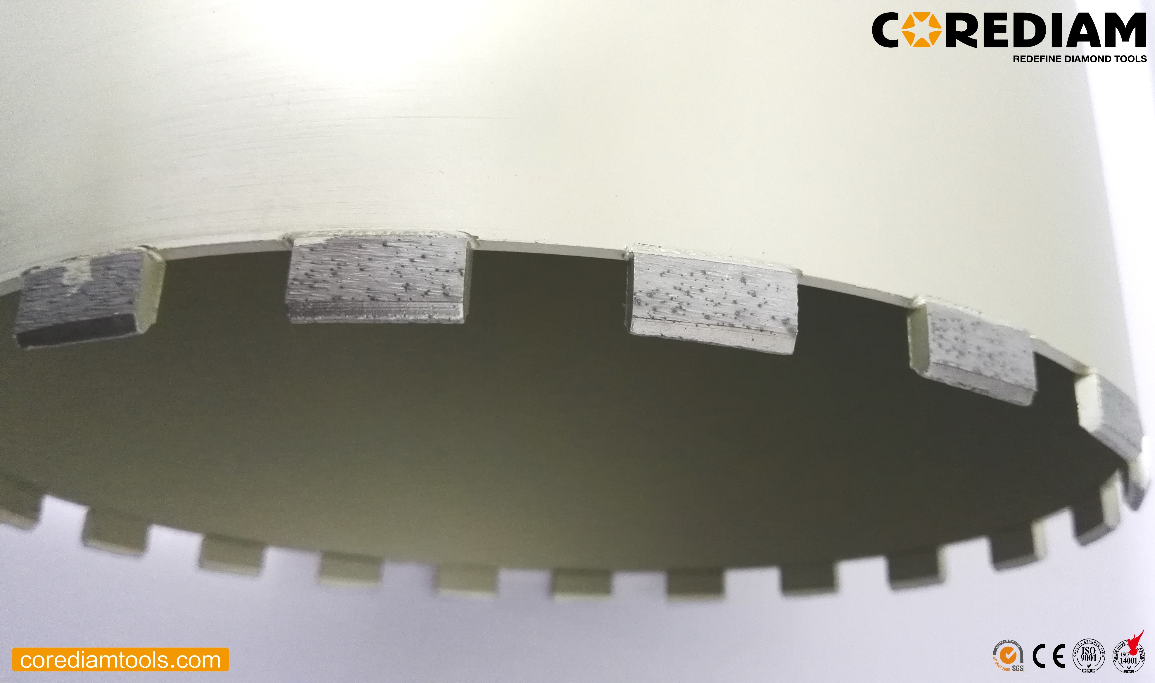 Roof-top segment for diamond core drill bits